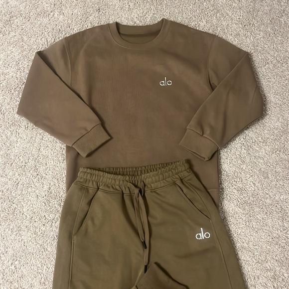 ALO Yoga | Pants & Jumpsuits | Alo Sweat Set | Poshmark